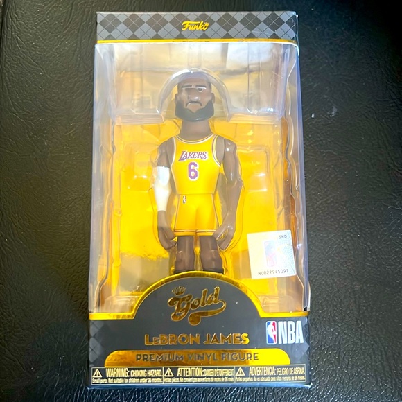 Funko | Toys | Funko Gold Lebron James Premium Vinyl Figure Official ...